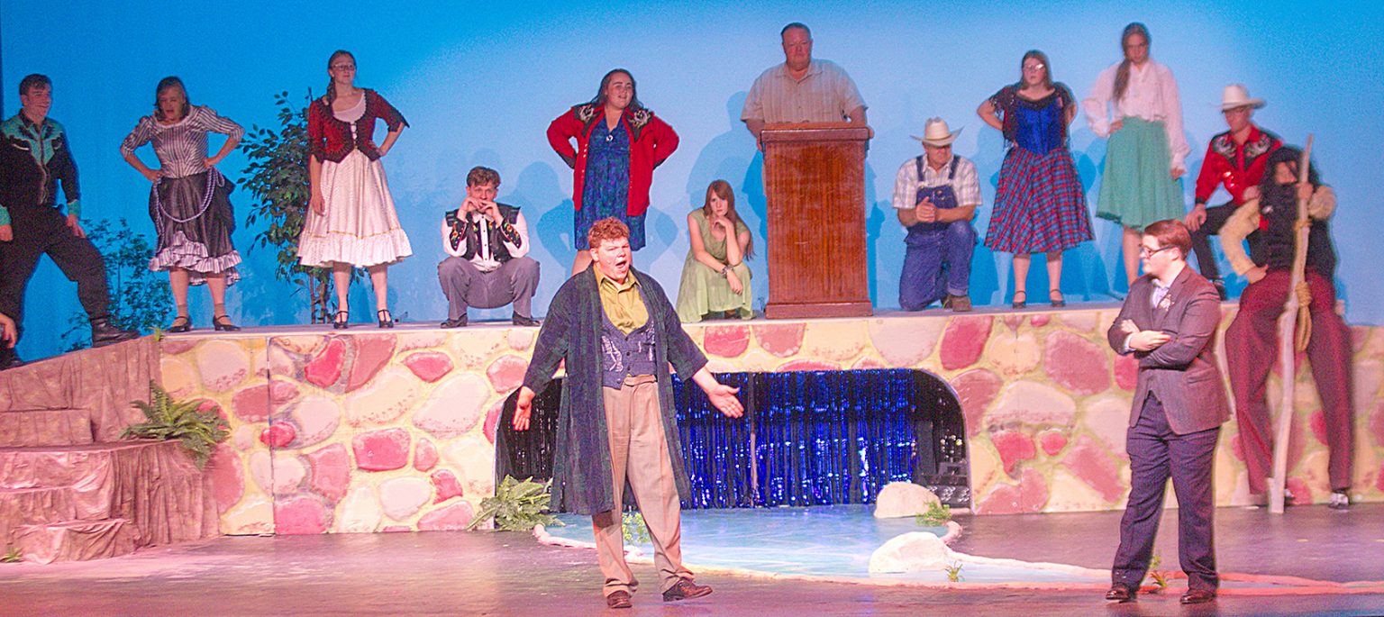 Tim Burton’s “Big Fish” open this weekend – USU Eastern Eagle
