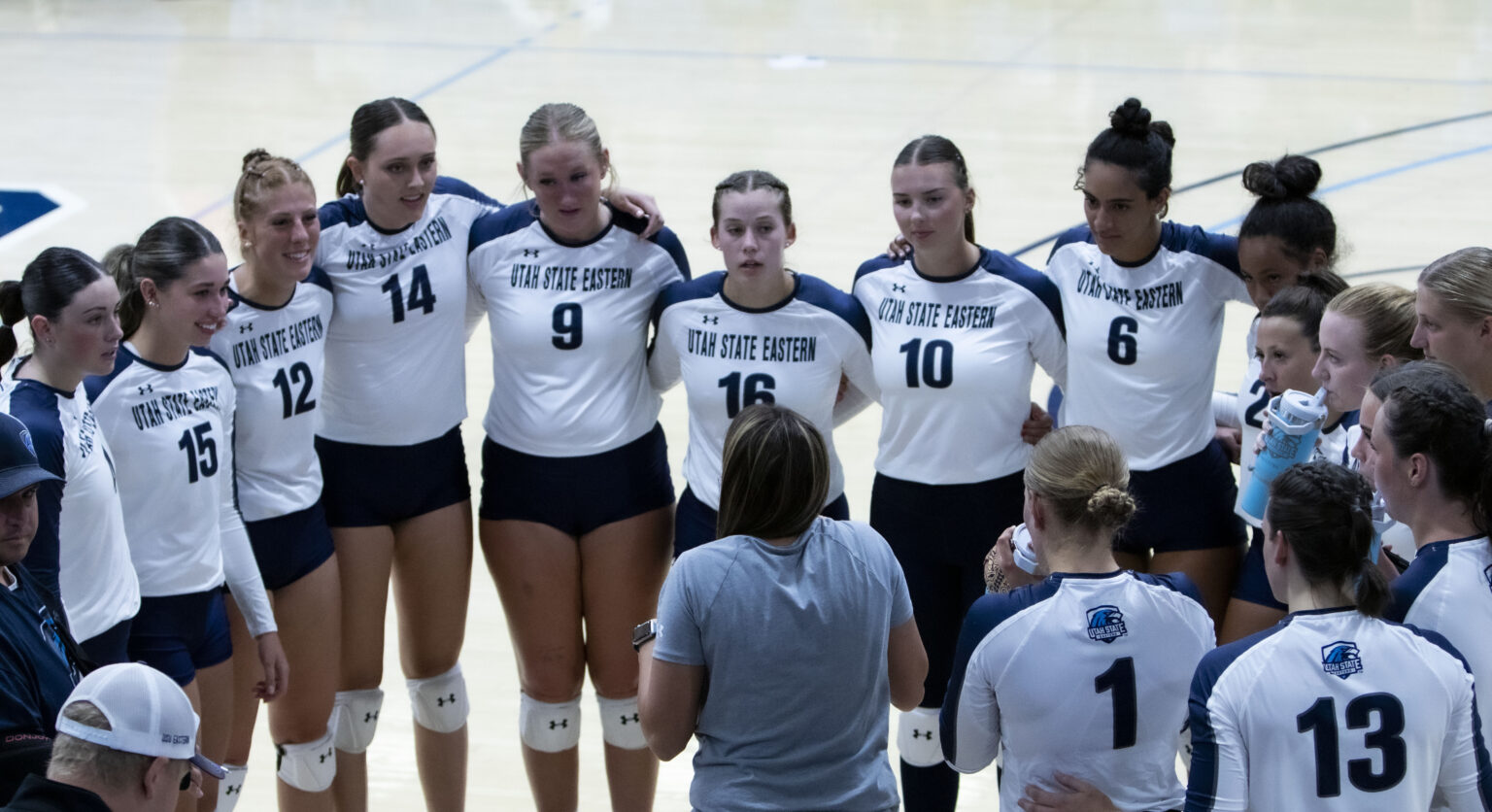 Volleyball’s win streak reaches 12 – USU Eastern Eagle