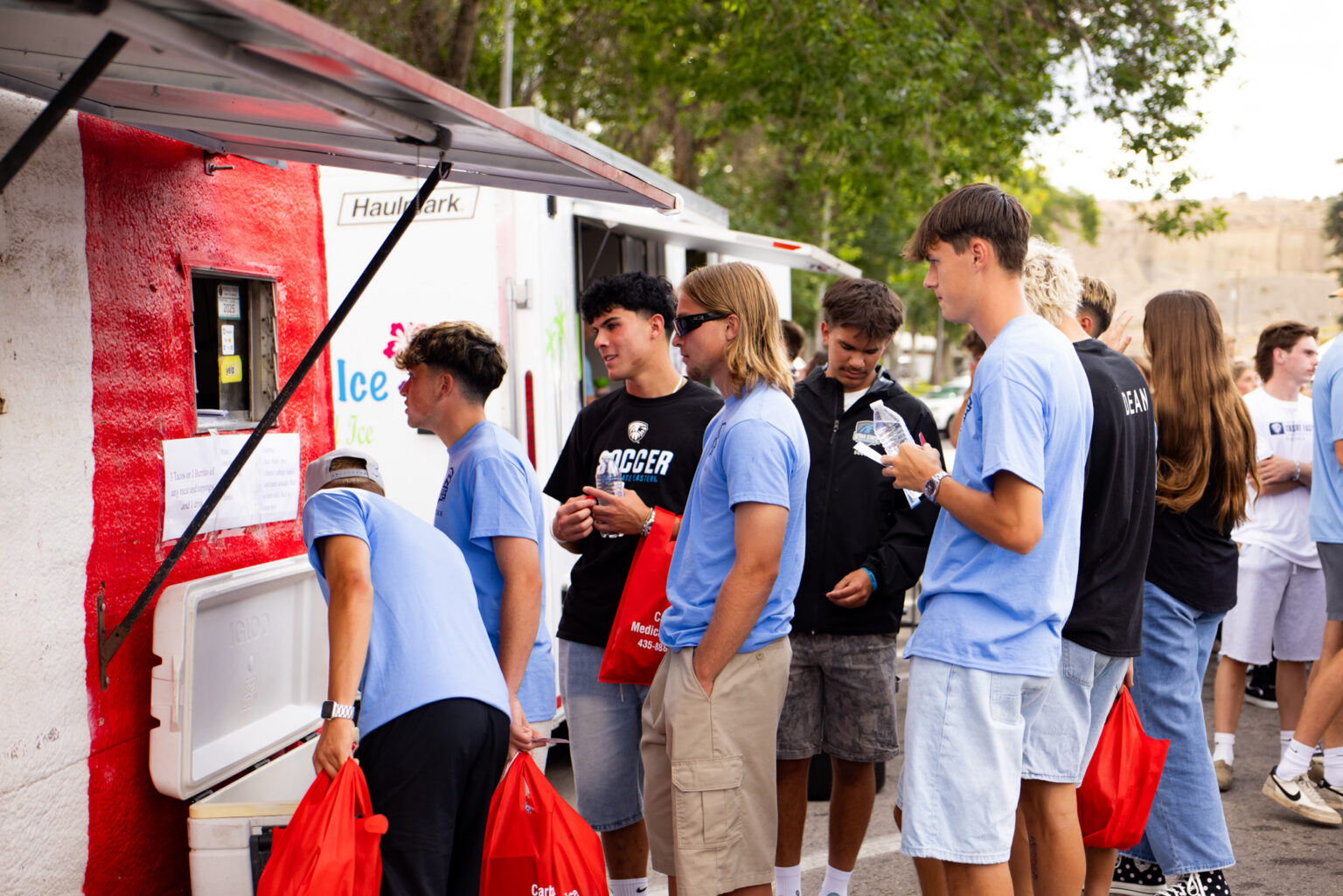 Luminary, Connections, and Welcome Week at USU Eastern – USU Eastern Eagle
